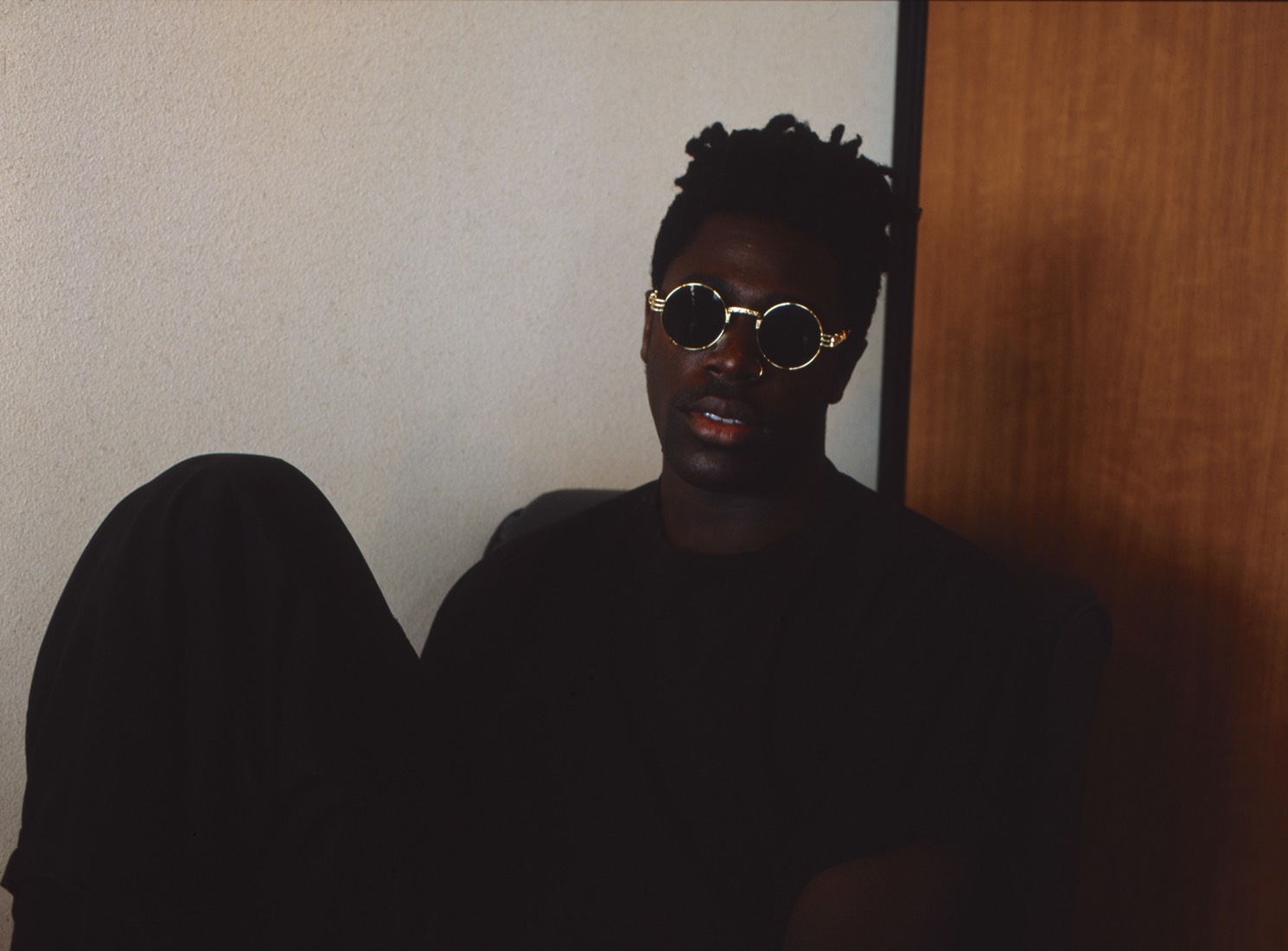 【インタビュー】MOSES SUMNEY | Them magazine